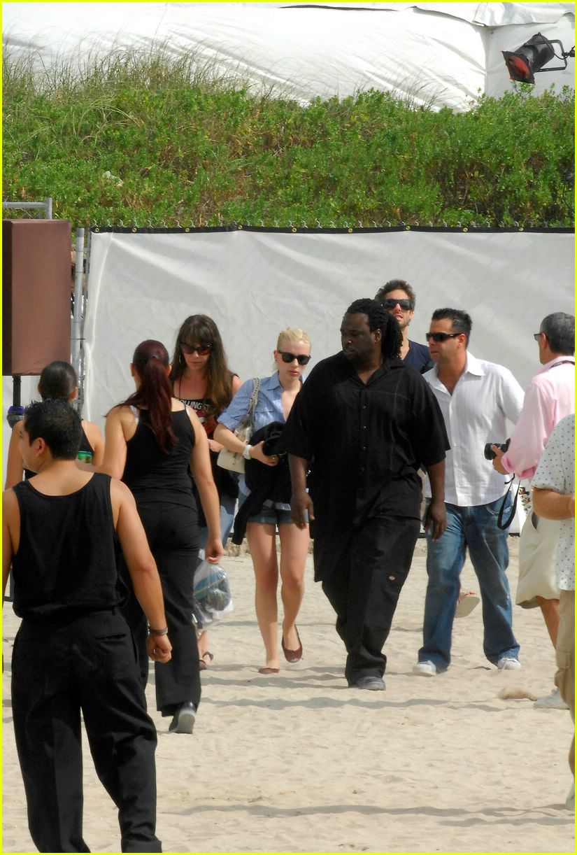 Scarlett Johansson Heats Up Miami Beach: Photo 2419547 | Scarlett ...