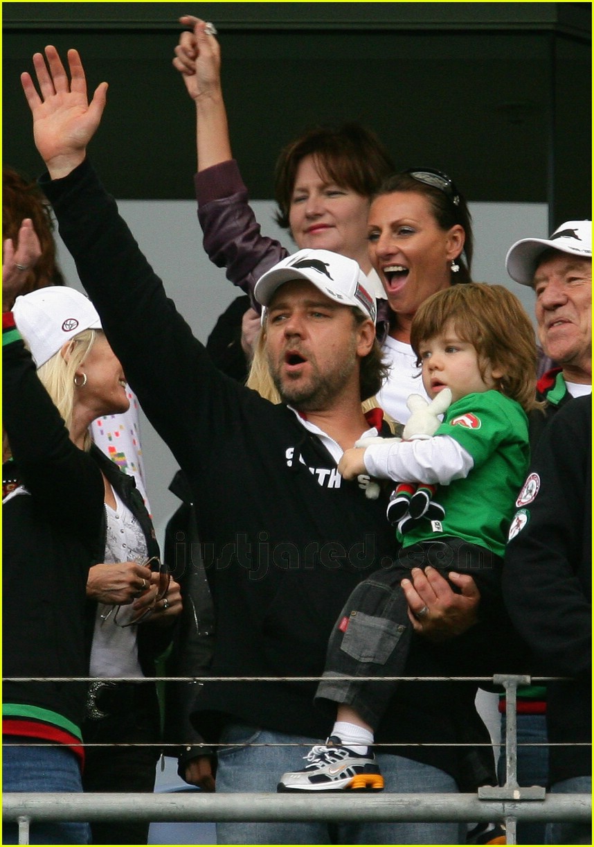Russell Crowe is Sherlock Holmes: Photo 2414347 | Celebrity Babies ...