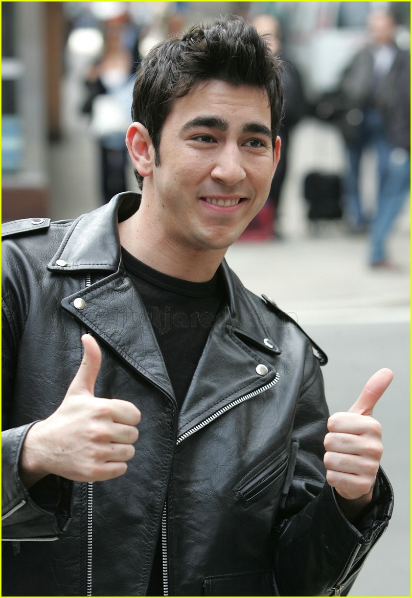 Max Crumm & Laura Osnes: Broadway's New Danny & Sandy: Photo 2135811 ...