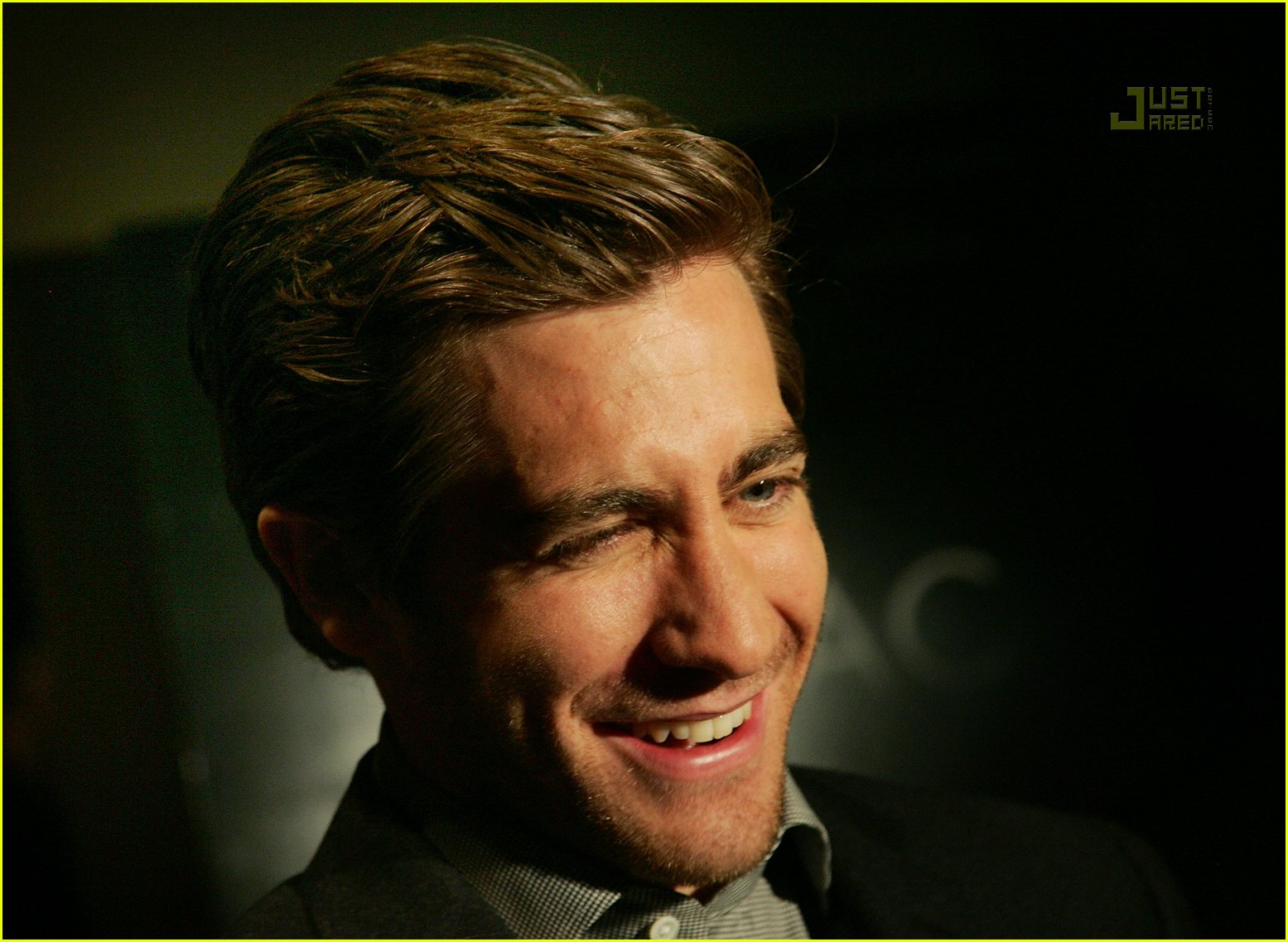 Jake Gyllenhaal @ The Daily Show: Photo 2416775 | Jake Gyllenhaal, Jon ...