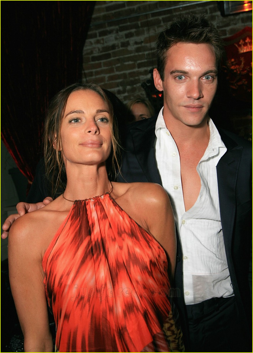 Rhys Meyers: It's Good To Be The King: Photo 73091 | Jonathan Rhys ...