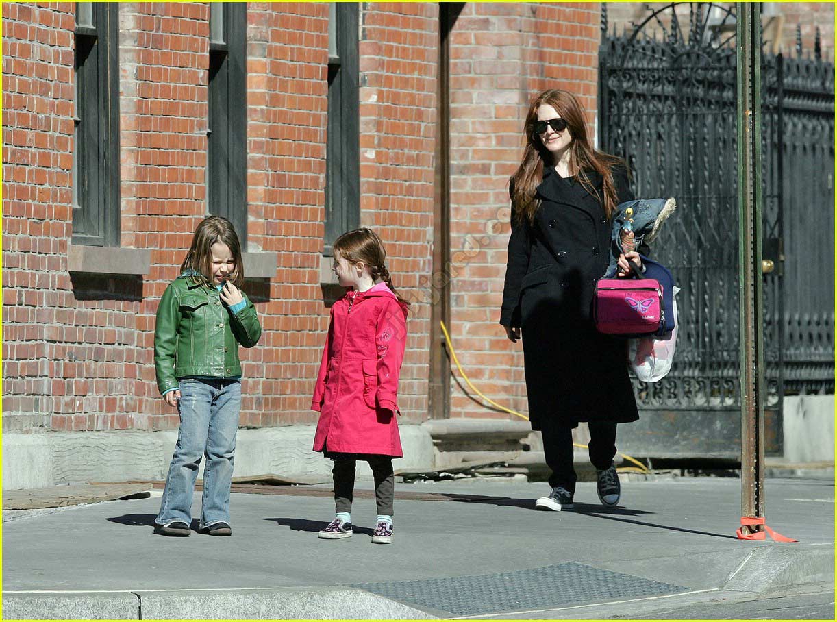 Photo: liv freundlich julianne moore 05 | Photo 2413859 | Just Jared ...