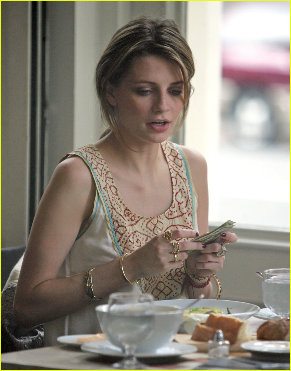 Barton Loves Bread: Photo 2415615 | Mischa Barton, New York City, NYC ...