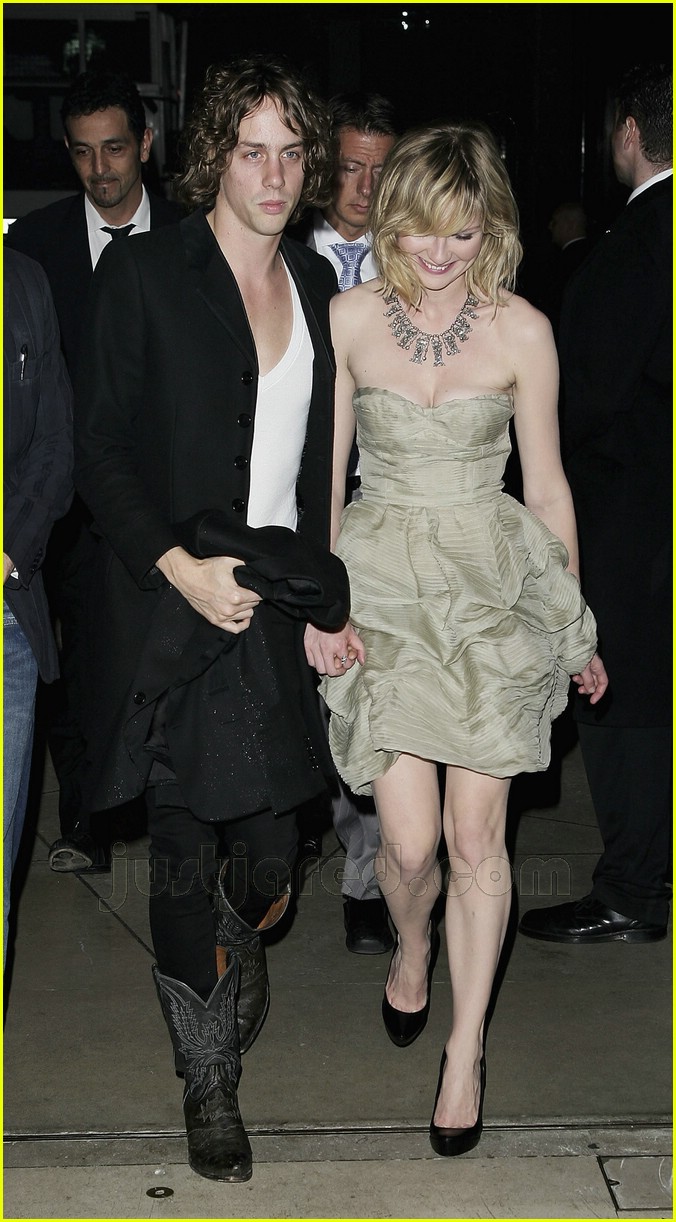 Kirsten Dunst: Here-eee's Johnny!: Photo 124671 | Johnny Borrell ...