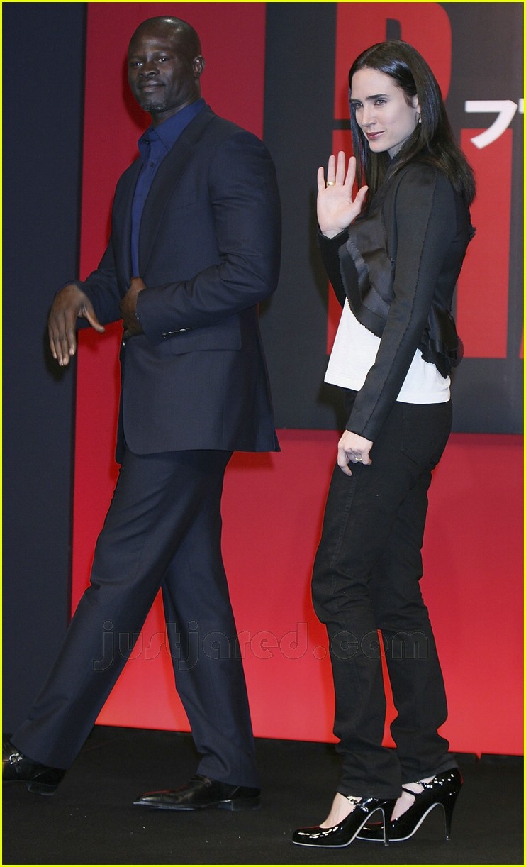 Blood Diamond: Jennifer in Japan: Photo 88781 | Djimon Hounsou ...