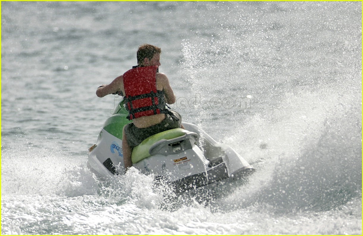 Prince Harry is a Royal Hottie: Photo 97951 | Prince Harry, Shirtless ...