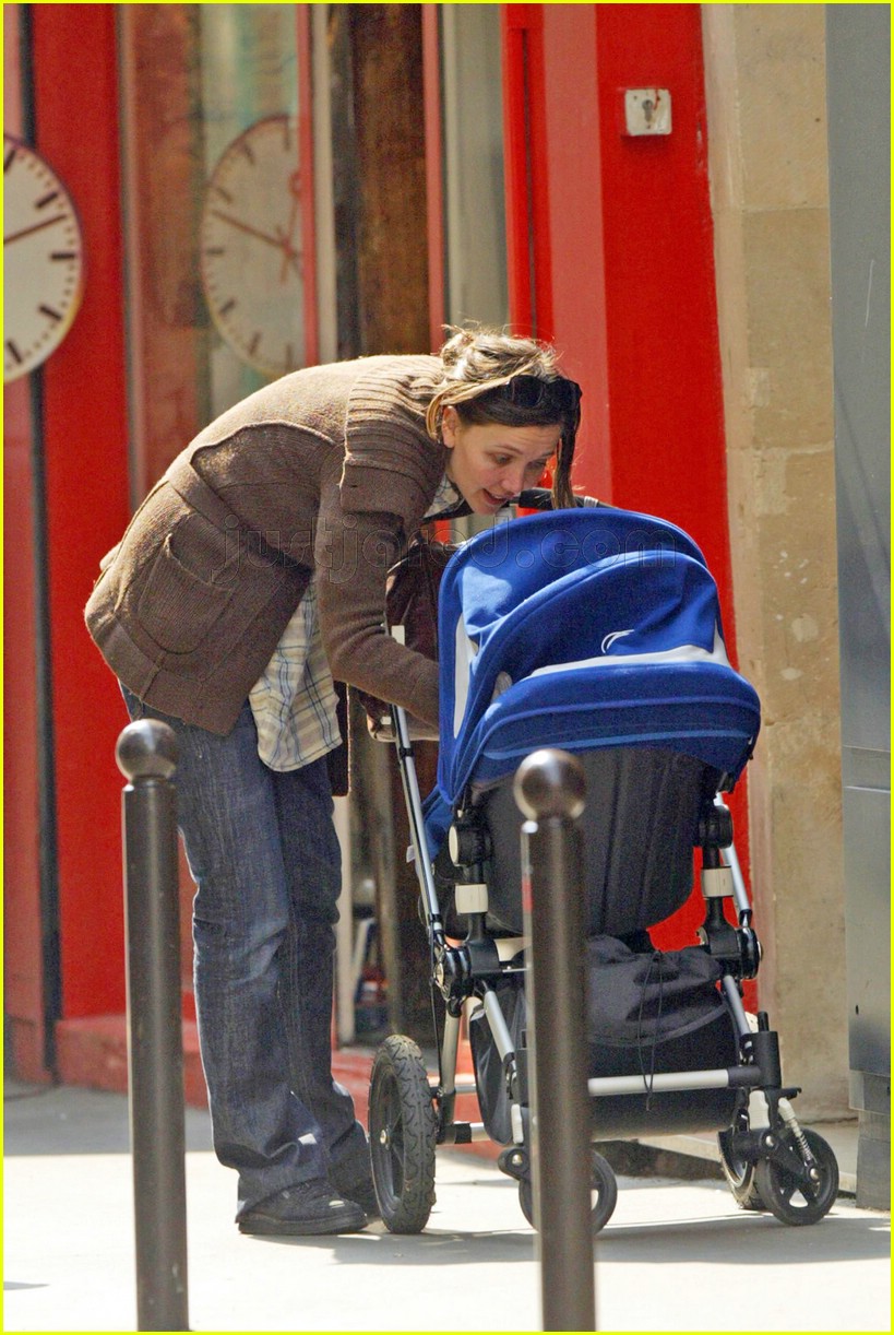 Ramona the Brave Takes Paris: Photo 87701 | Celebrity Babies, Maggie ...