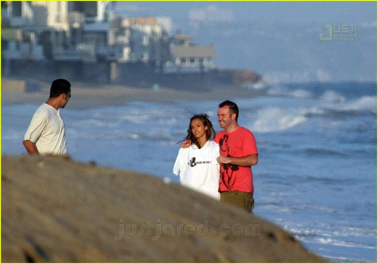 Jessica Alba: The Camera Made Me Do It: Photo 160001 | Bikini, Jessica ...