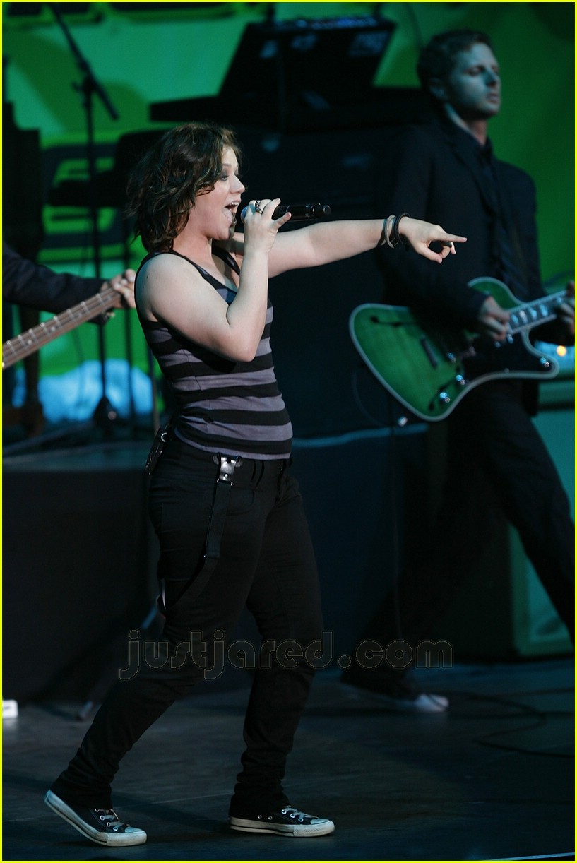 Kelly Clarkson @ Wango Tango 2007: Photo 161121 | Enrique Iglesias ...