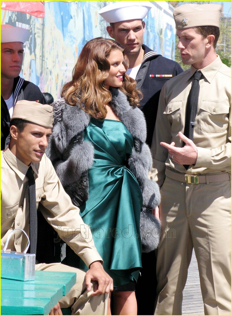 Jessica Simpson is a Balloon Babe: Photo 156191 | Jessica Simpson ...