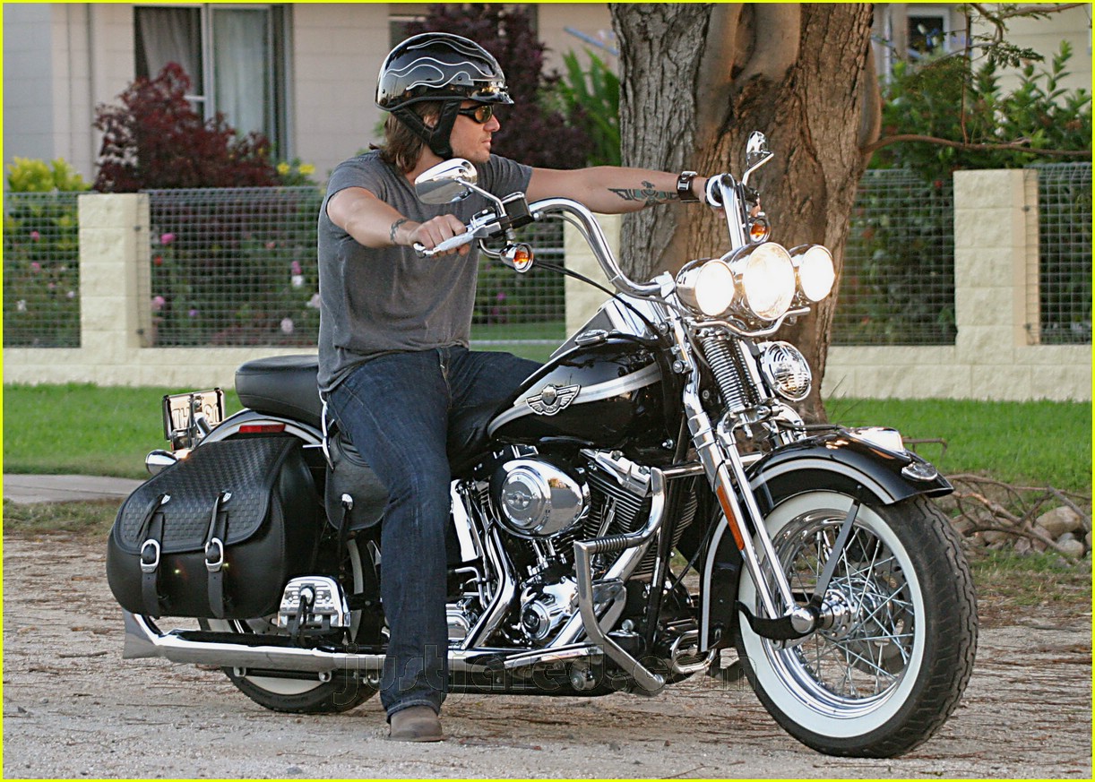 Keith Urban: The Motorcycle Man: Photo 195101 | Hugh Jackman, Keith ...