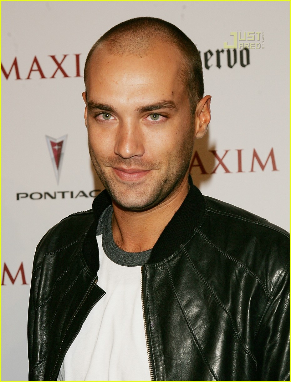 Lindsay Lohan Walks Into a Rainbow: Photo 170031 | Calum Best, Lindsay ...