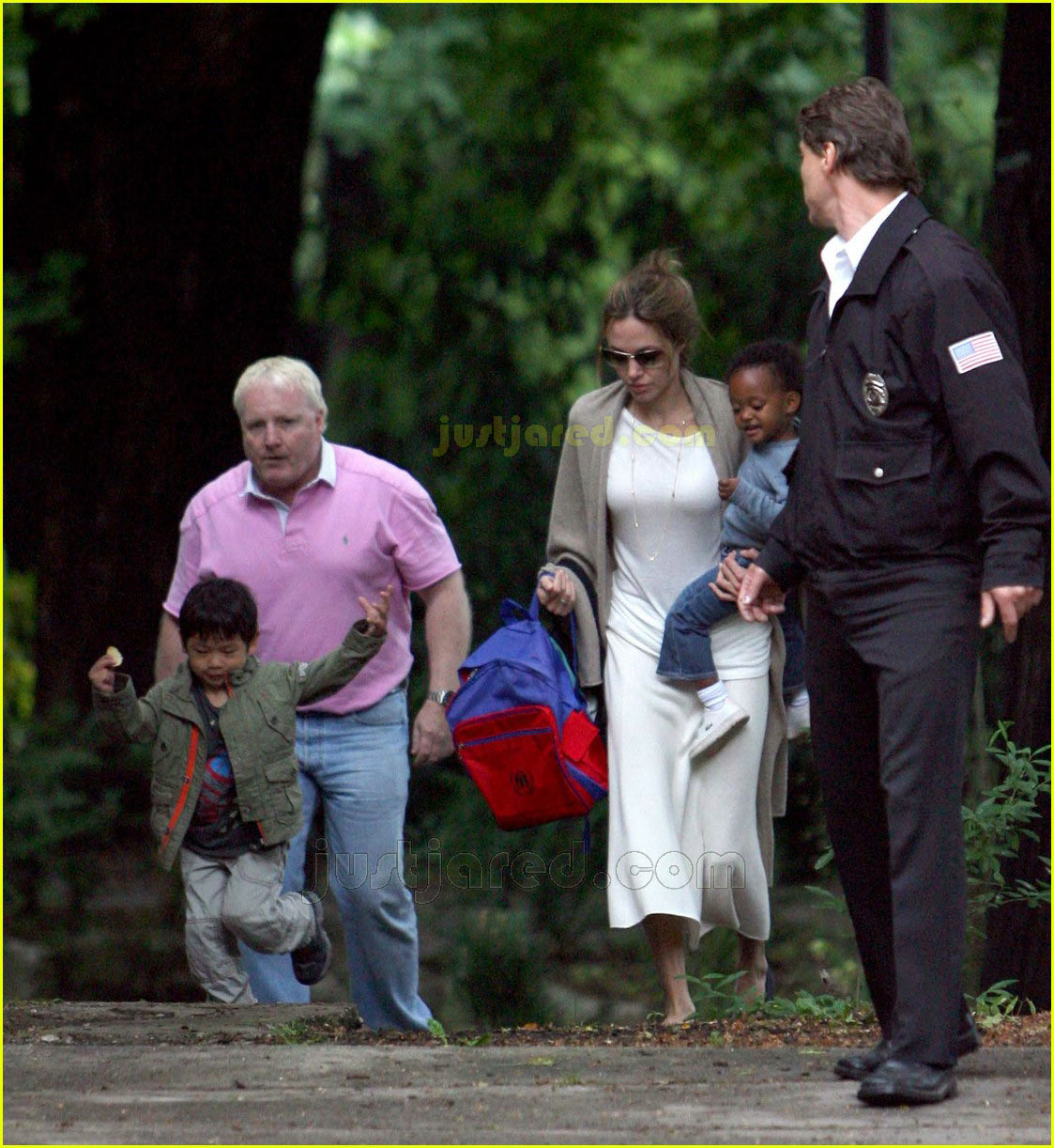 Momgelina Drops Off the Kiddies at School: Photo 198461 | Angelina ...