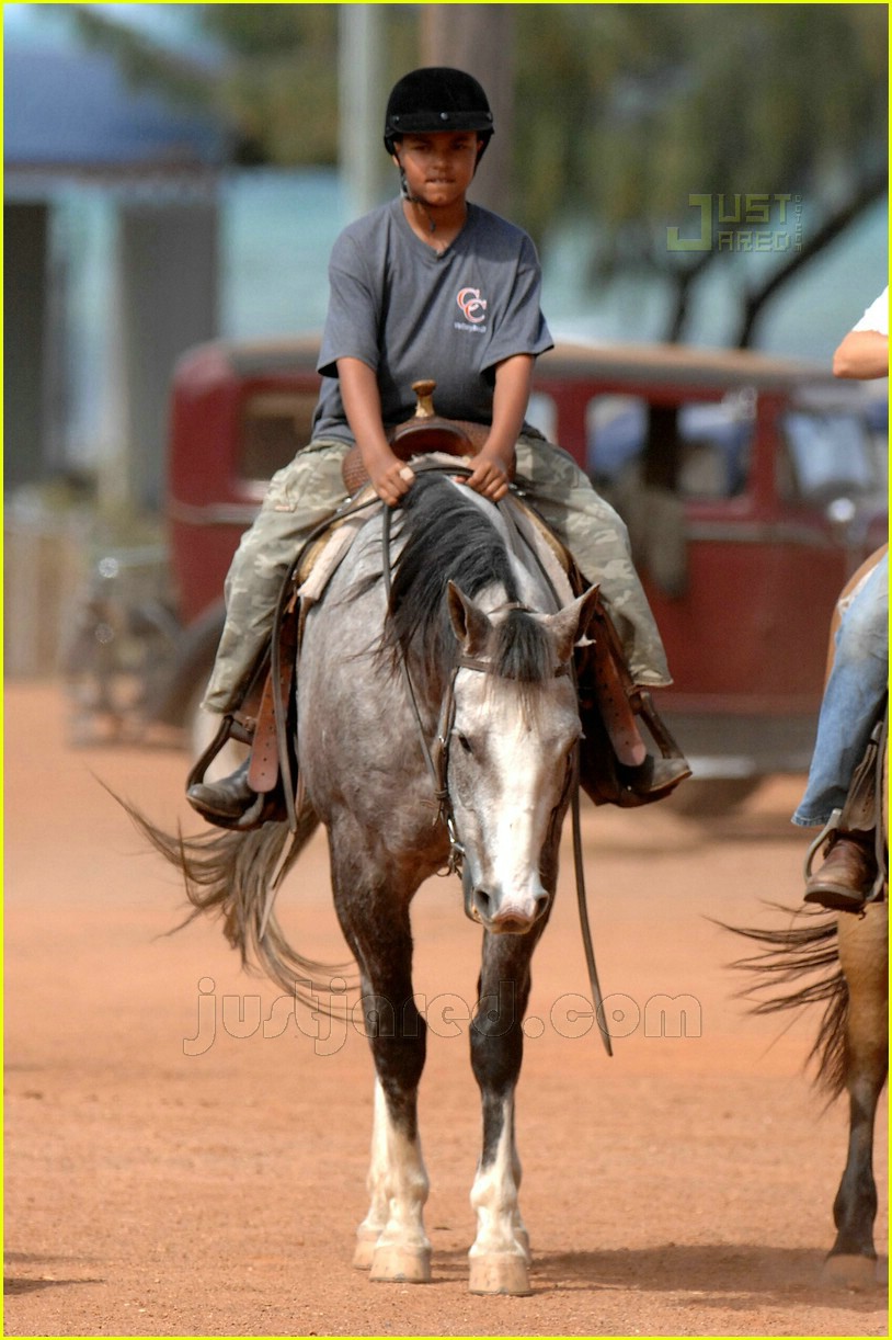 Nicole & Hugh Giddy Up: Photo 189501 | Celebrity Babies, Connor Cruise ...