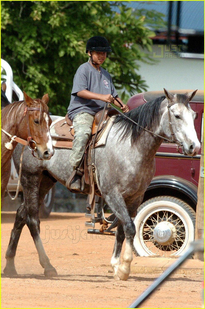 Nicole & Hugh Giddy Up: Photo 189541 | Celebrity Babies, Connor Cruise ...