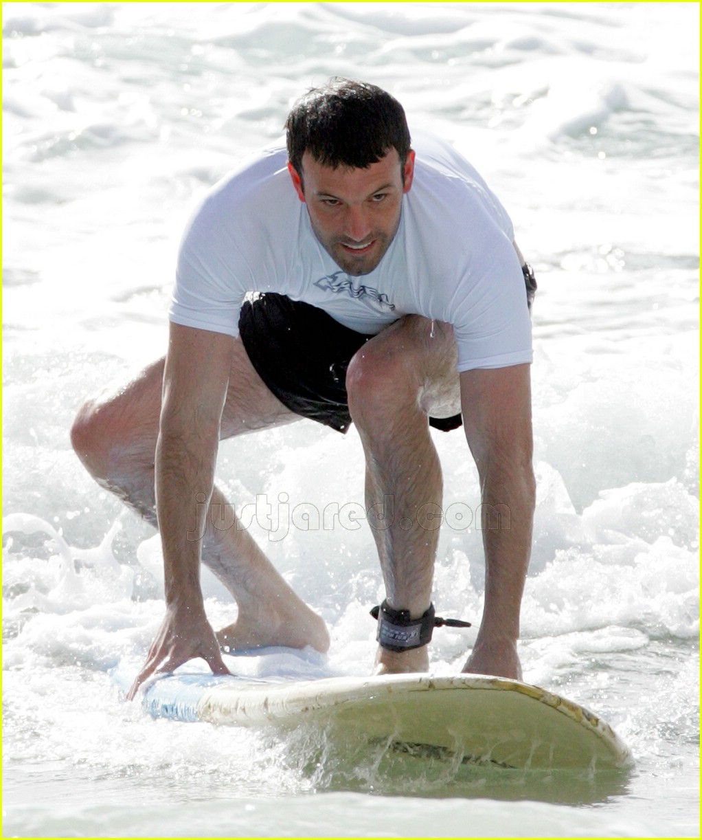 Affleck, Damon Hit the Surf: Photo 447251 | Ben Affleck, Matt Damon ...