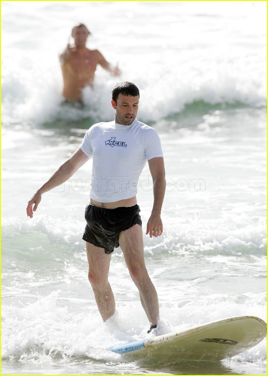 Affleck, Damon Hit the Surf: Photo 447261 | Photos | Just Jared ...