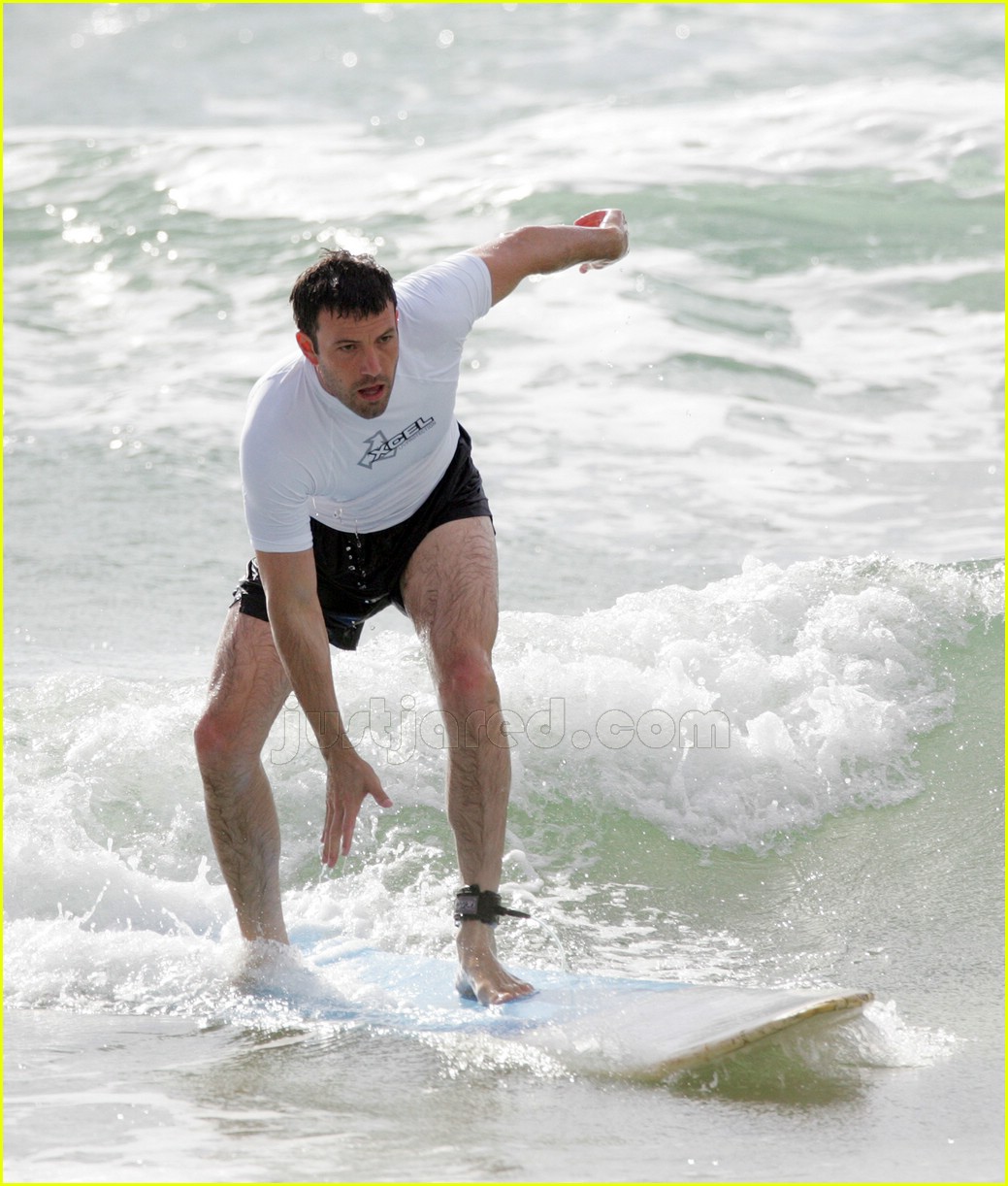 Affleck, Damon Hit the Surf: Photo 447271 | Photos | Just Jared ...