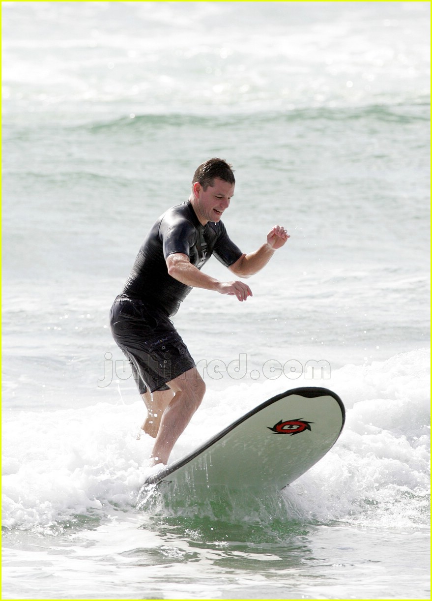 Affleck, Damon Hit the Surf: Photo 447311 | Photos | Just Jared ...