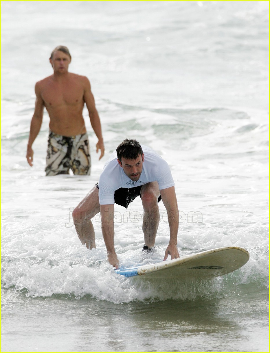 Affleck, Damon Hit the Surf: Photo 447381 | Photos | Just Jared ...