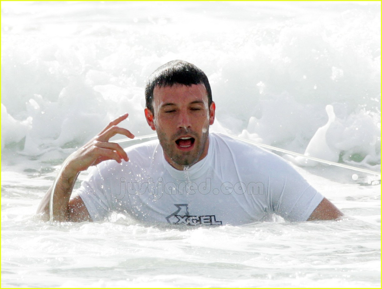 Affleck, Damon Hit the Surf: Photo 447411 | Ben Affleck, Matt Damon ...
