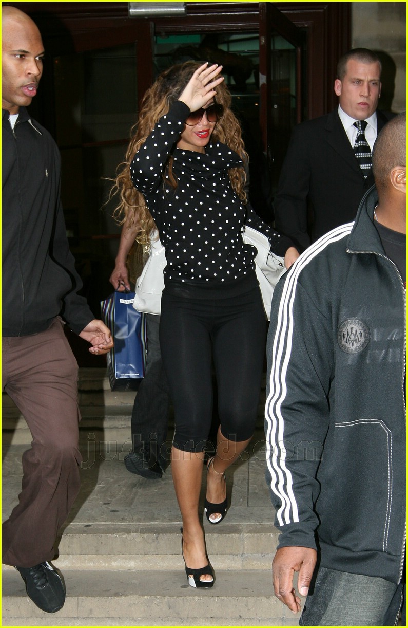 Beyonce's New Forehead Pose: Photo 430121 | Beyonce Knowles Photos ...