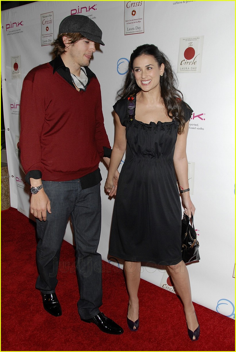 Demi & Ashton's Odd Family Dynamic: Photo 454751 | Ashton Kutcher ...