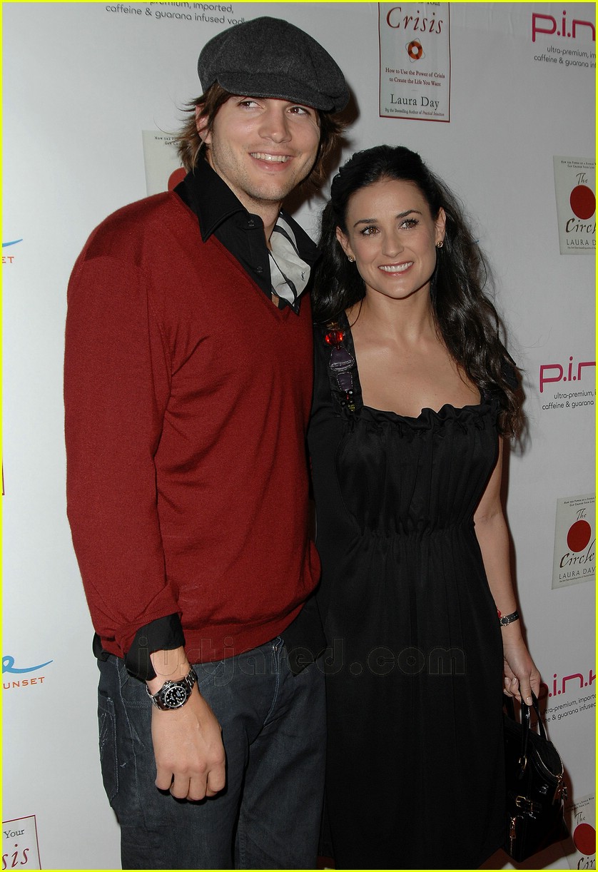 Demi & Ashton's Odd Family Dynamic: Photo 454761 | Ashton Kutcher ...