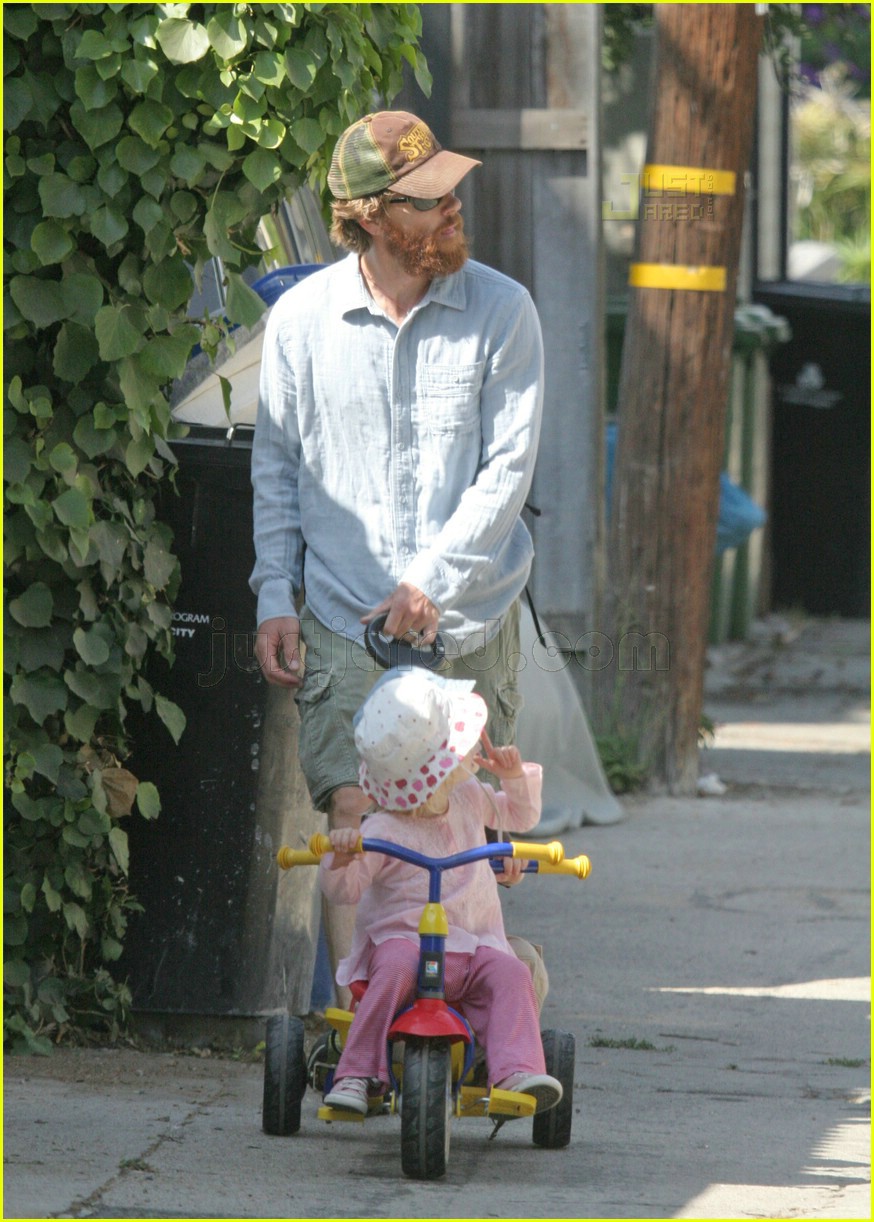 Julia Roberts' Twins Go For a Spin: Photo 455591 | Photos | Just Jared ...