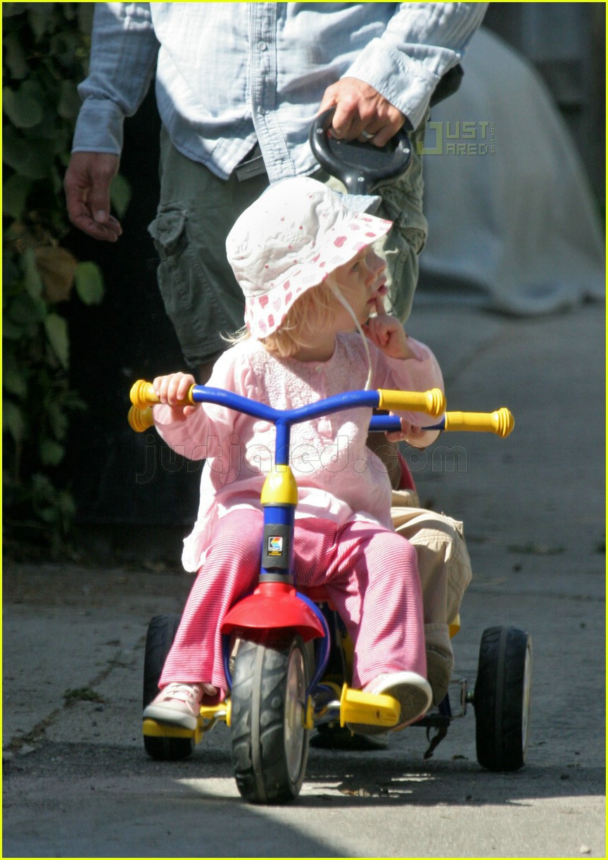 Julia Roberts' Twins Go For a Spin: Photo 455601 | Celebrity Babies ...