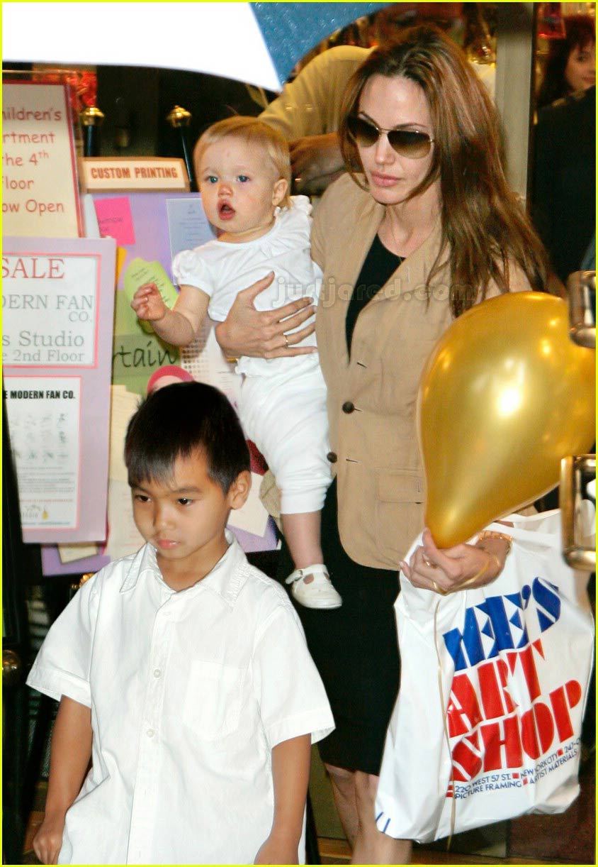 Shiloh Goes Father's Day Shopping!: Photo 443821 | Angelina Jolie, Brad ...