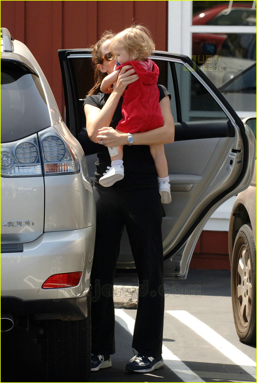 Violet Affleck Hits Up the Gym: Photo 437091 | Ben Affleck, Celebrity ...