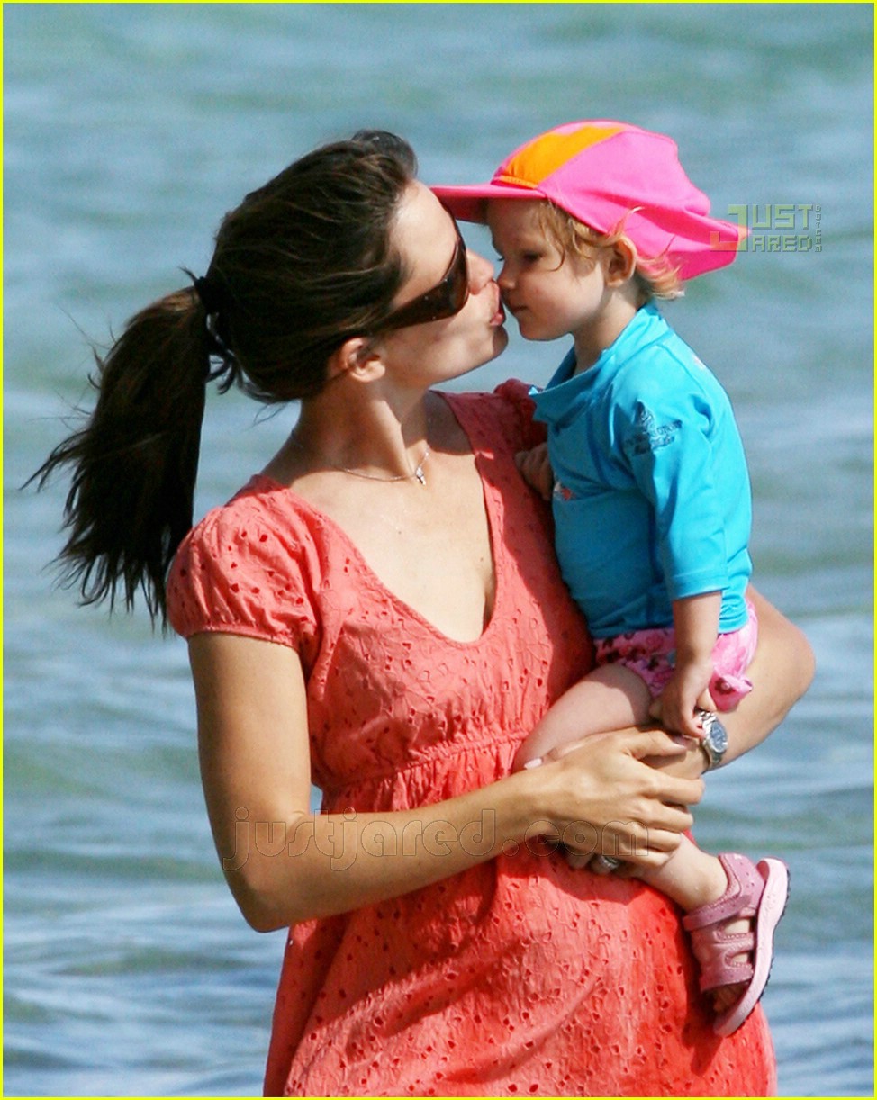Isabella Damon & Violet Affleck are BFFs: Photo 450721 | Ben Affleck ...