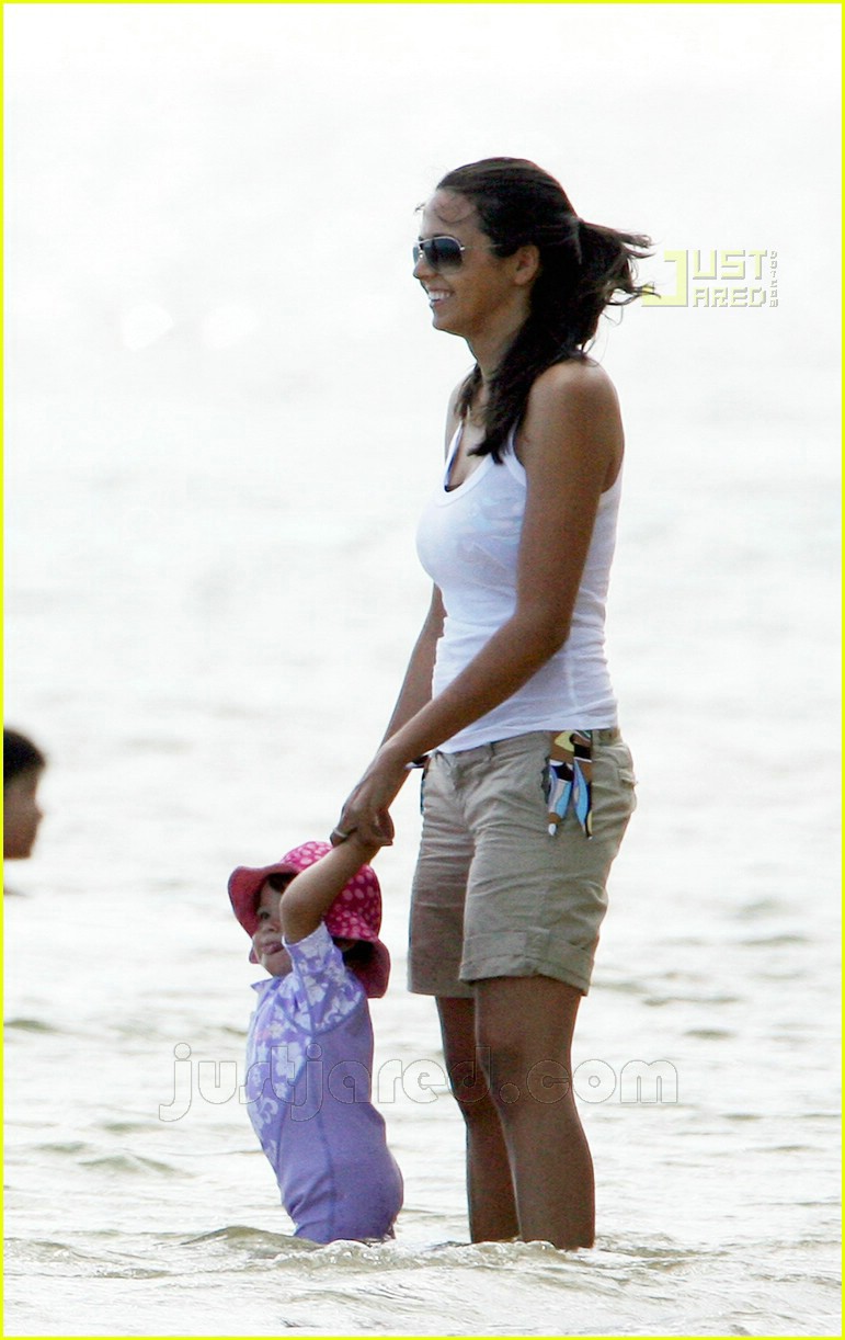 Isabella Damon & Violet Affleck are BFFs: Photo 450791 | Ben Affleck ...