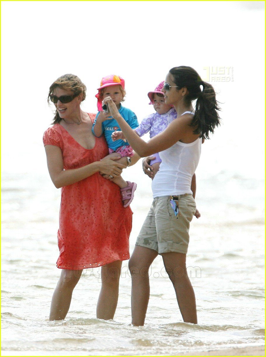 Isabella Damon & Violet Affleck are BFFs: Photo 450811 | Ben Affleck ...