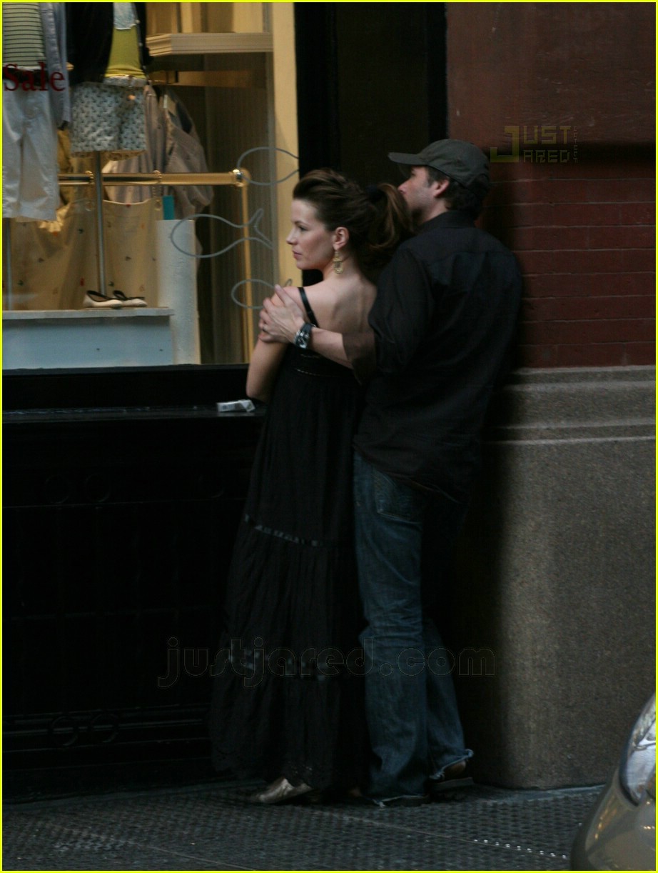 Kate Beckinsale's Public Make-Out Session: Photo 468131 | Kate ...