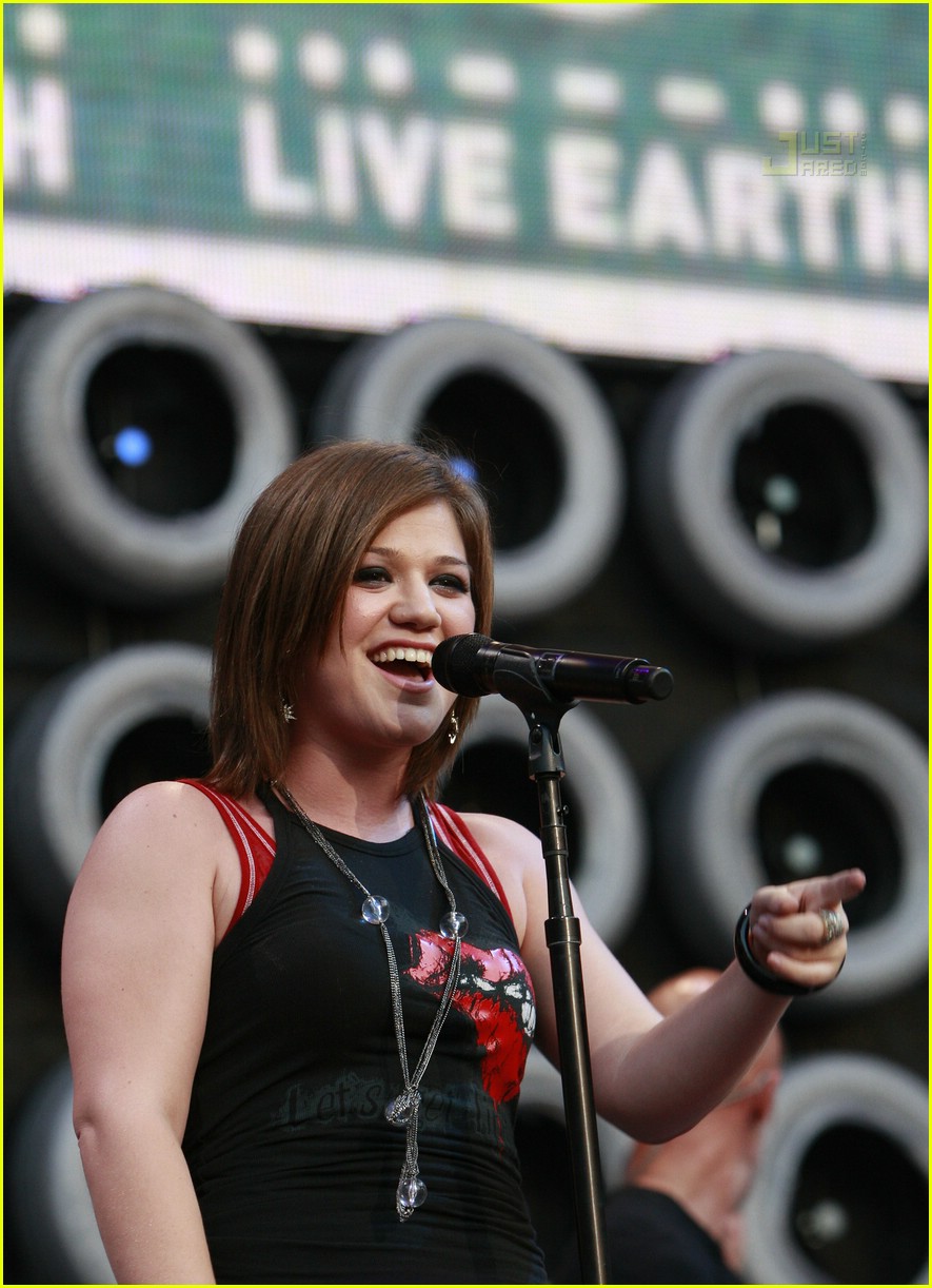 Kelly Clarkson @ Live Earth: Photo 479161 | Kelly Clarkson Photos ...