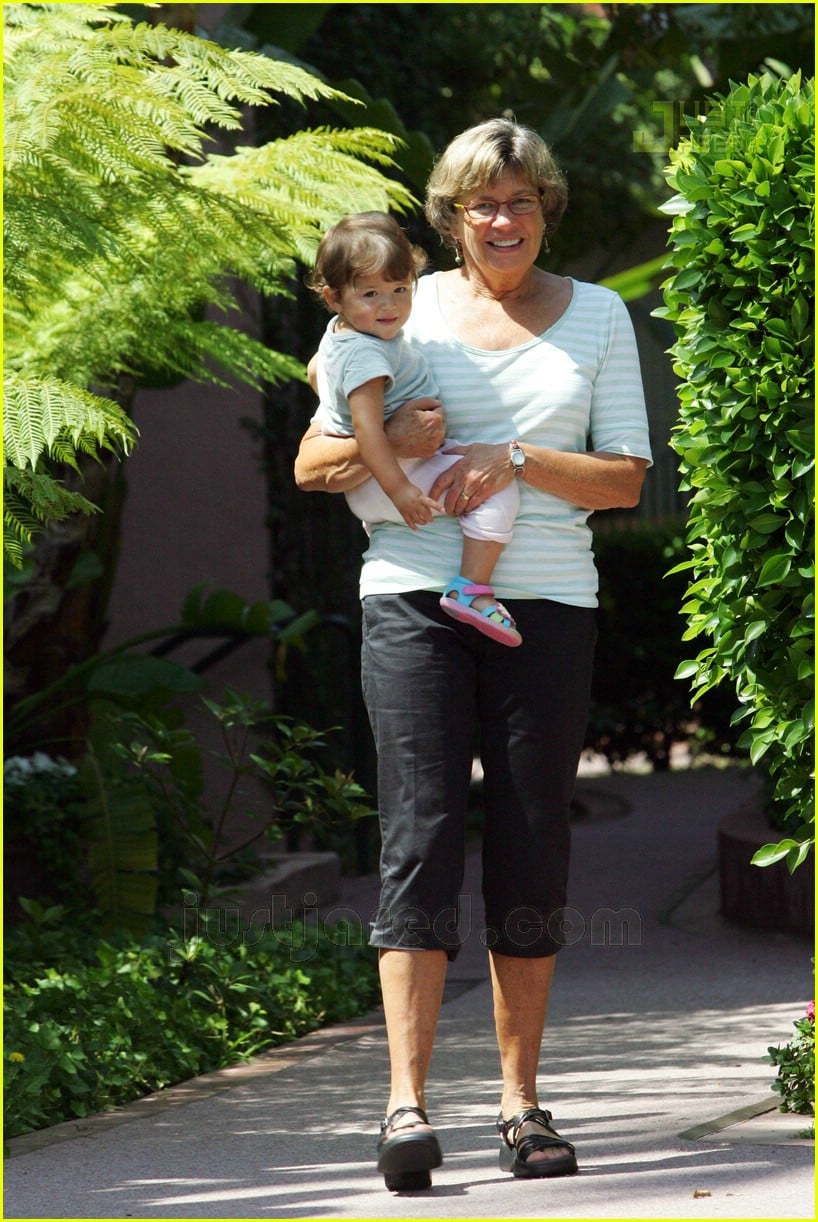 Isabella Damon: Too Cute to Handle: Photo 509371 | Celebrity Babies ...