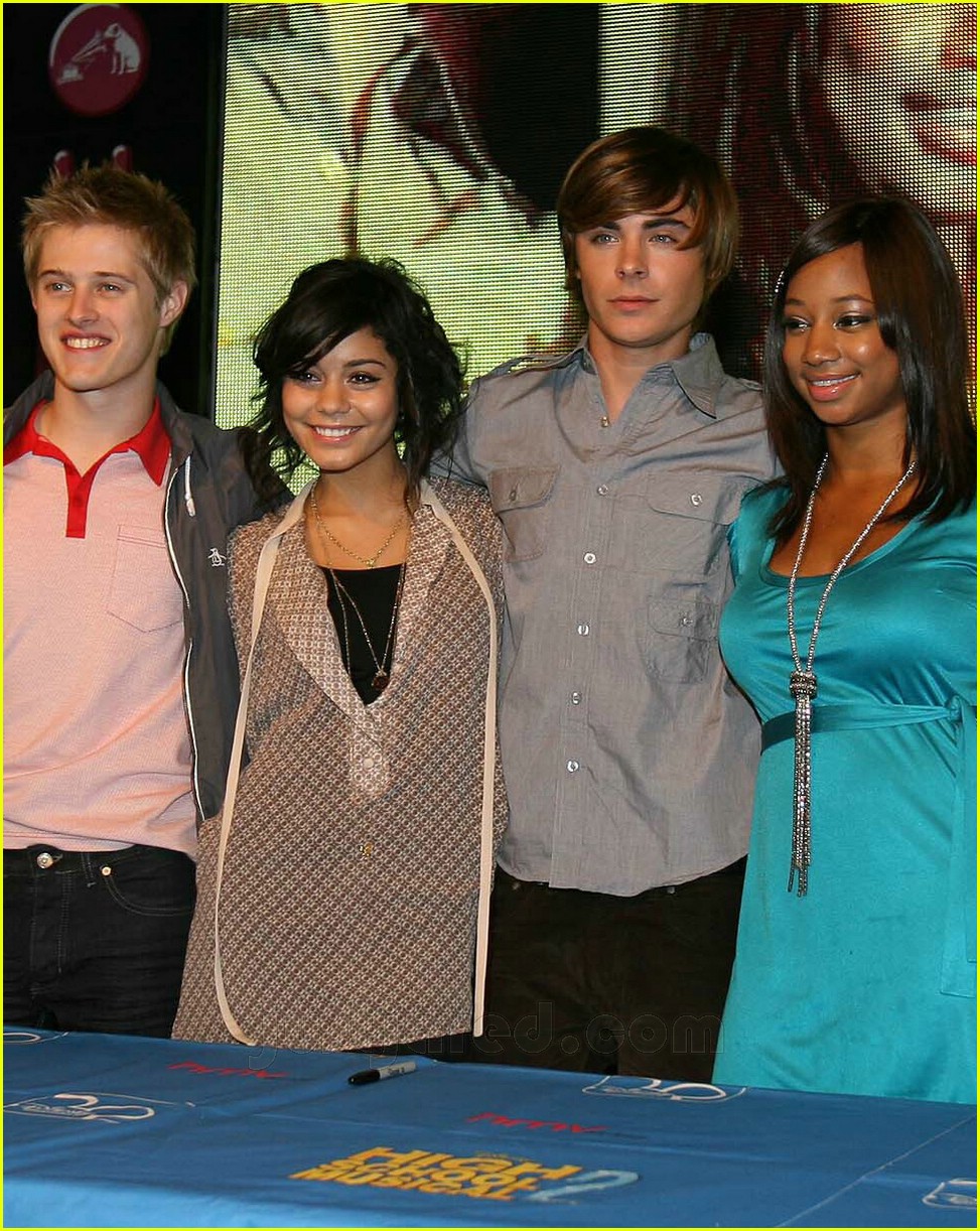 Zanessa @ HMV Oxford Street: Photo 549371 | Photos | Just Jared ...