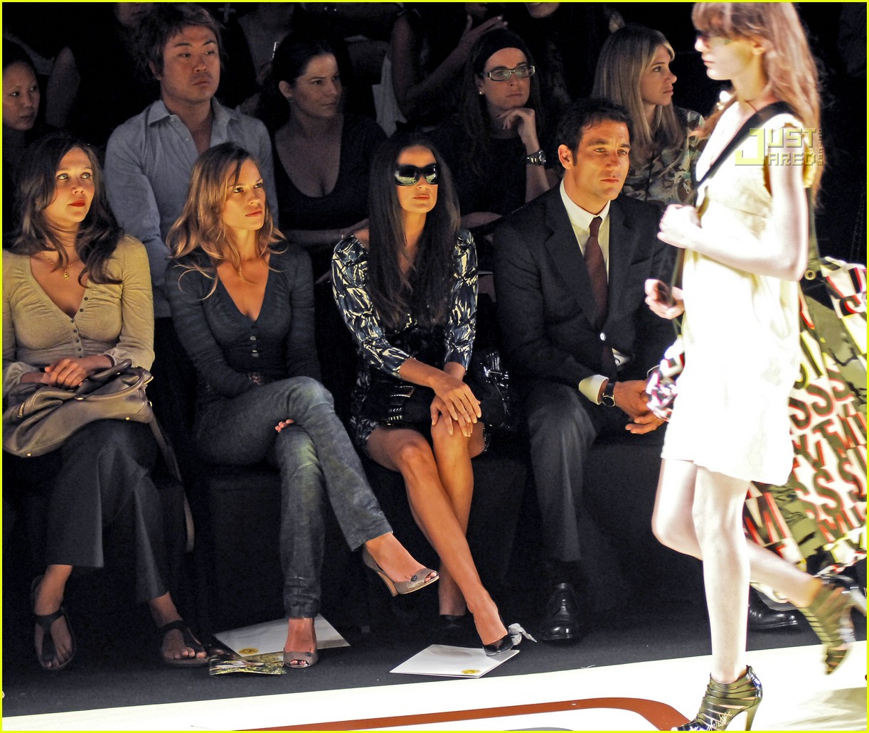 Demi Moore @ NY Fashion Week 2007: Photo 568621 | Photos | Just Jared ...