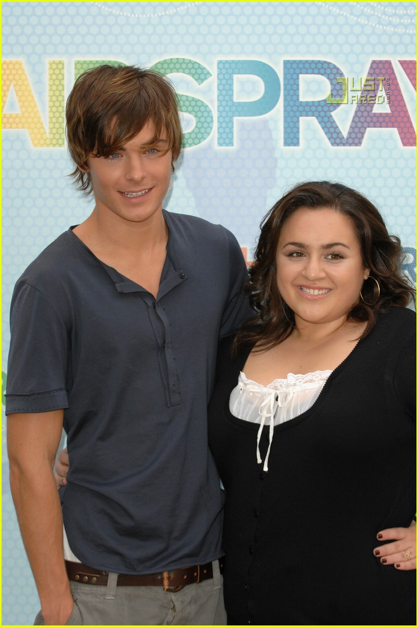 Zac Keeps it Caz: Photo 582451 | Photos | Just Jared: Celebrity News ...