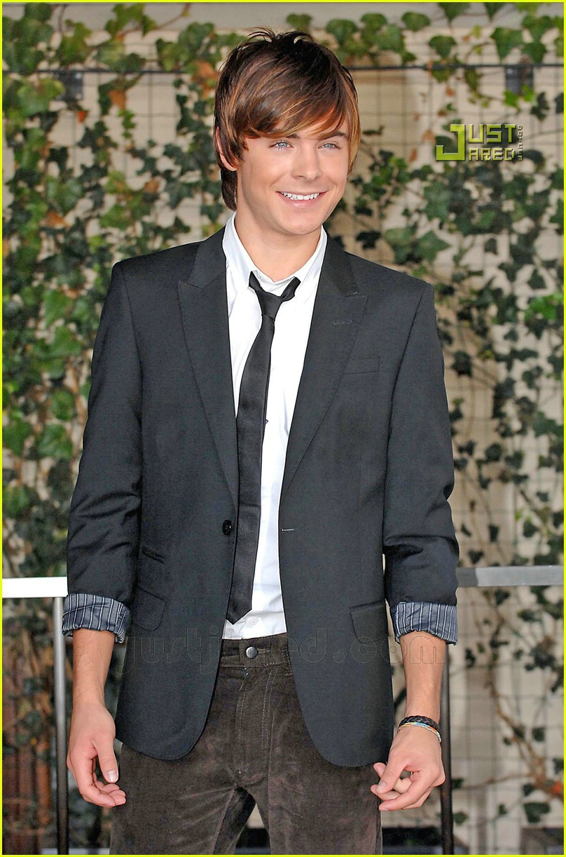 Zac Efron: Suit + Flip-Flops?: Photo 588551 | Photos | Just Jared ...