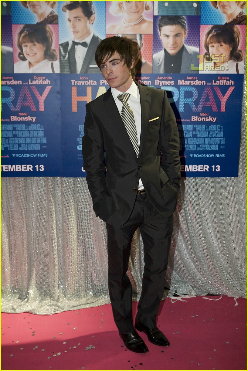 Zac Still Smiling Despite Nude Photo Scandal: Photo 570161 | Zac Efron ...