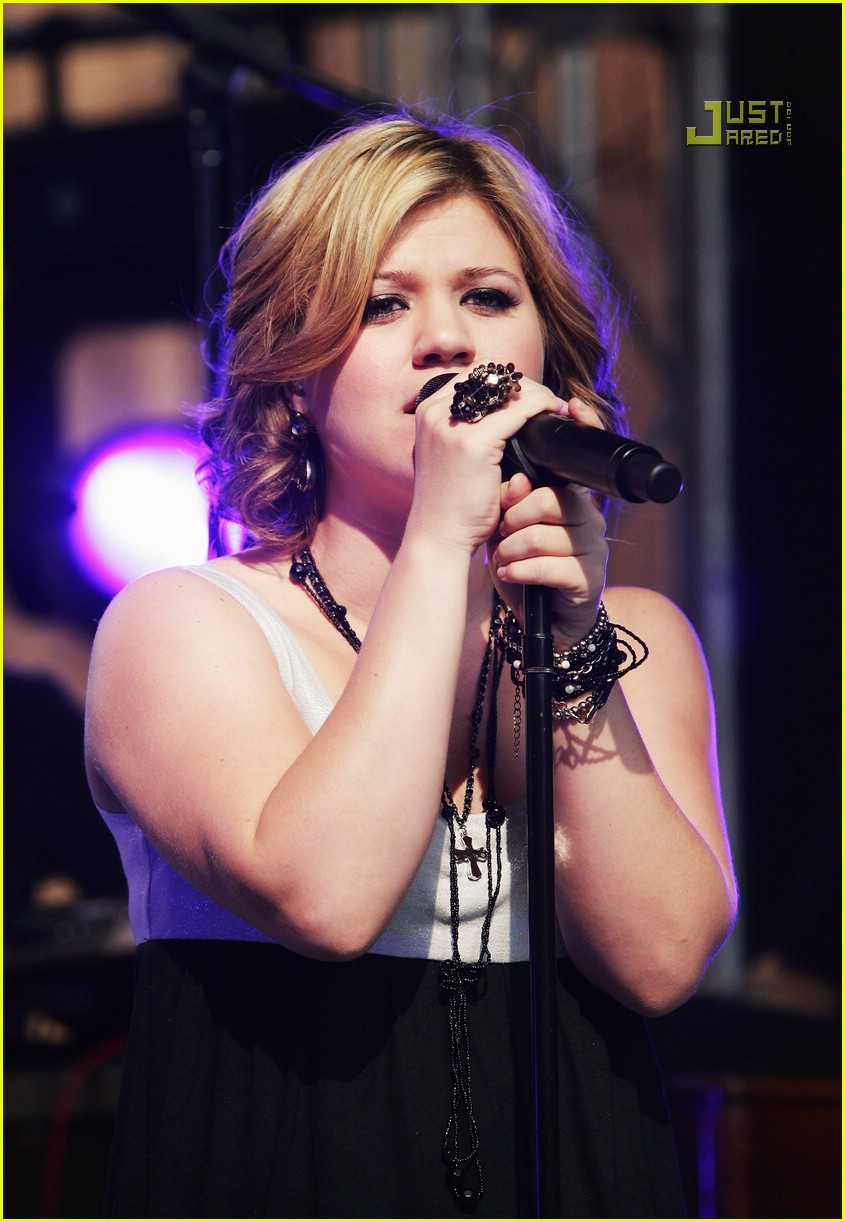 Kelly Clarkson Makes the Sunrise: Photo 622981 | Photos | Just Jared ...