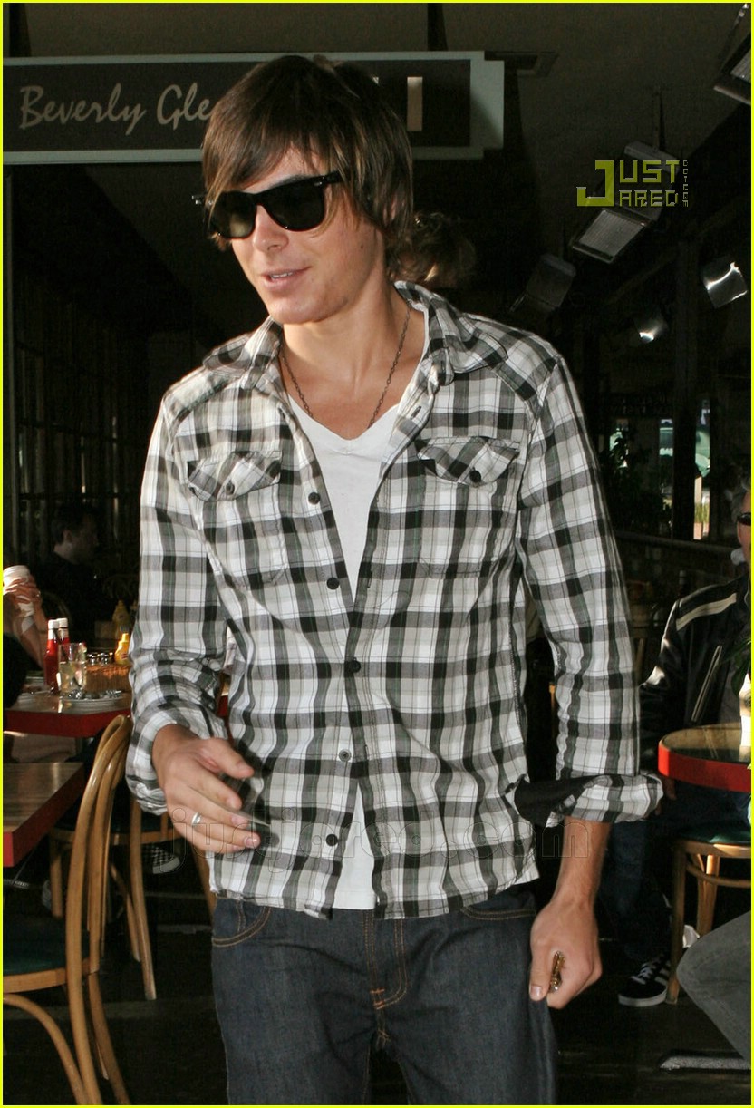 Zac Efron Rehires Jeff Ballard?: Photo 673721 | Photos | Just Jared ...