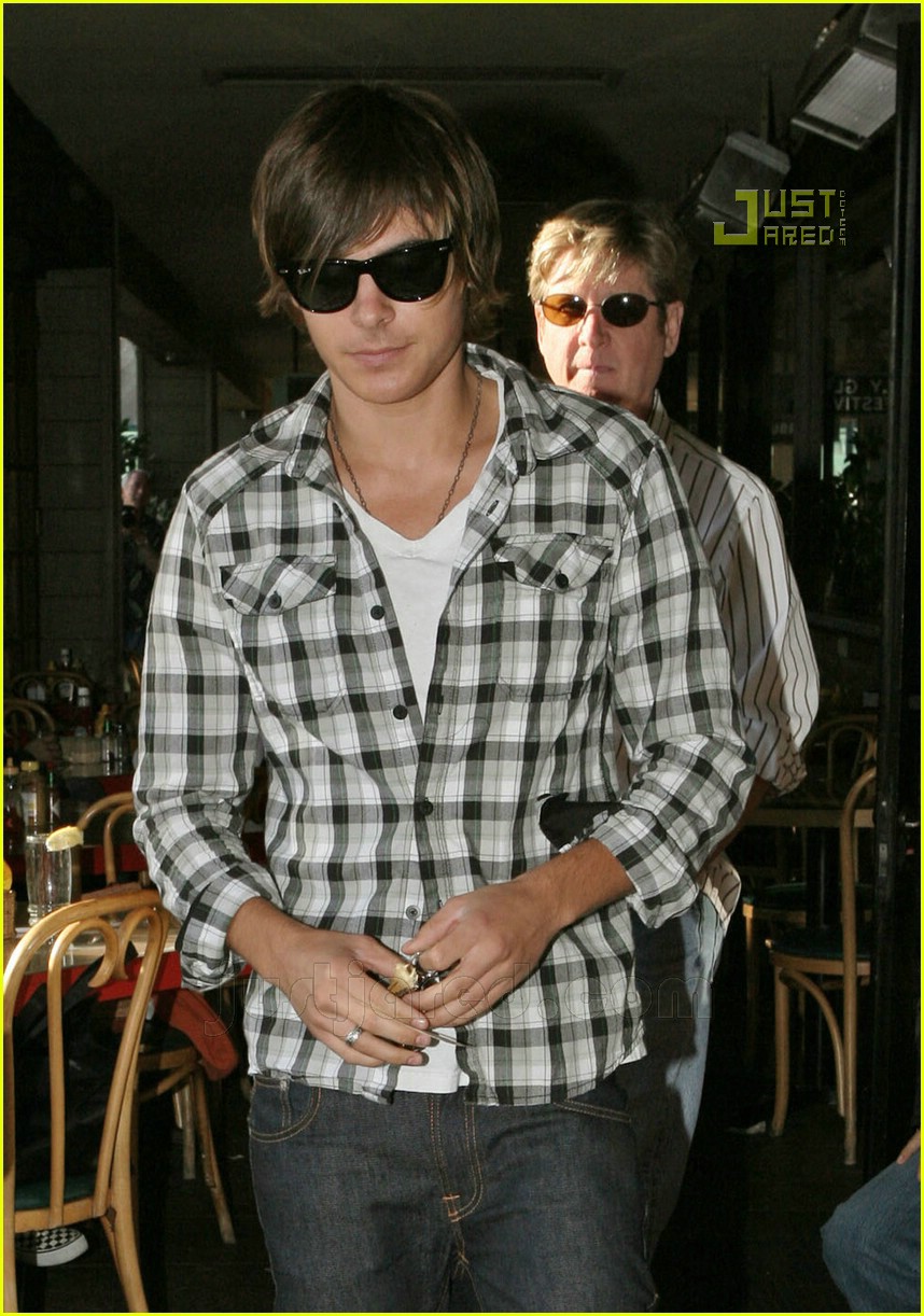 Zac Efron Rehires Jeff Ballard?: Photo 673821 | Photos | Just Jared ...