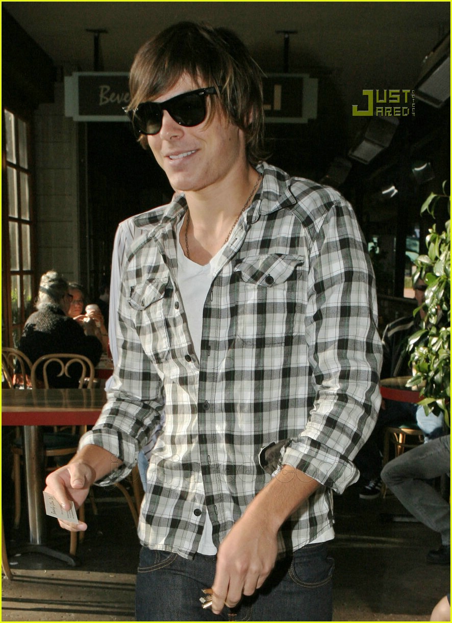 Zac Efron Rehires Jeff Ballard?: Photo 673841 | Photos | Just Jared ...