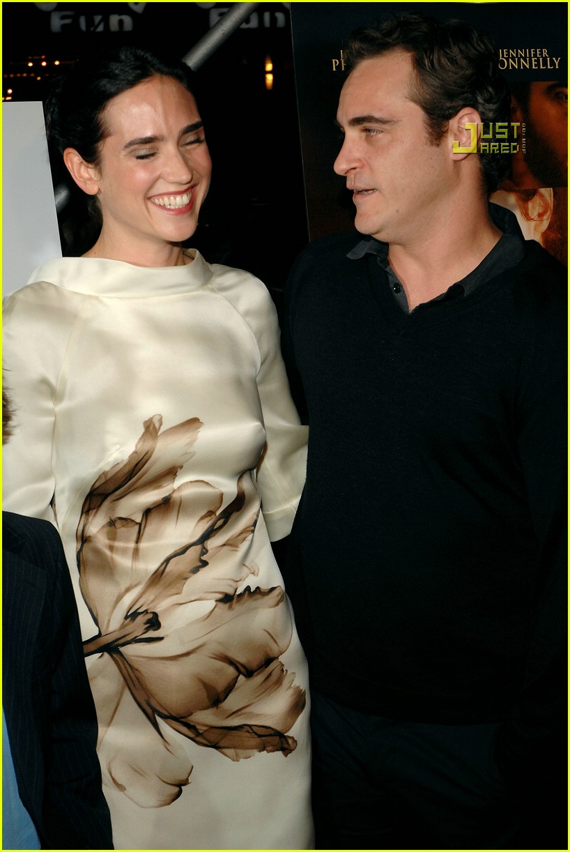 Joaquin Phoenix's Red Carpet Cigarette: Photo 636141 | Pictures | Just ...