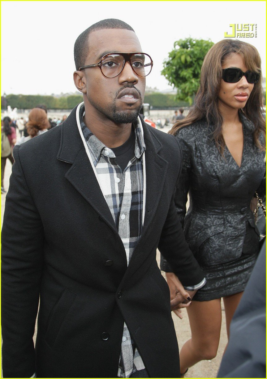Kanye West Blogs and Blogs: Photo 624031 | Photos | Just Jared ...