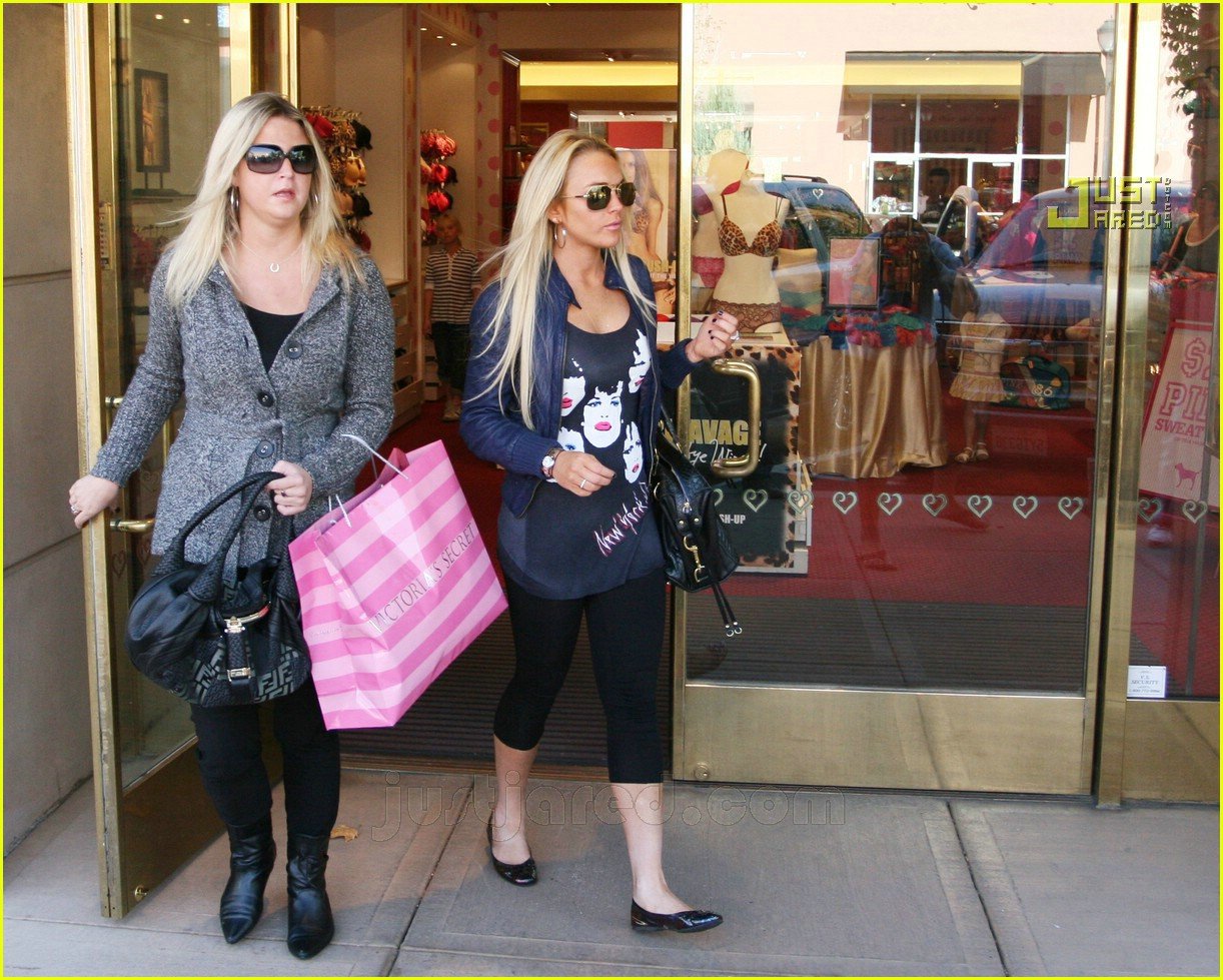 Riley Giles: Lindsay Lohan, Hold My Hand: Photo 654321 | Photos | Just ...